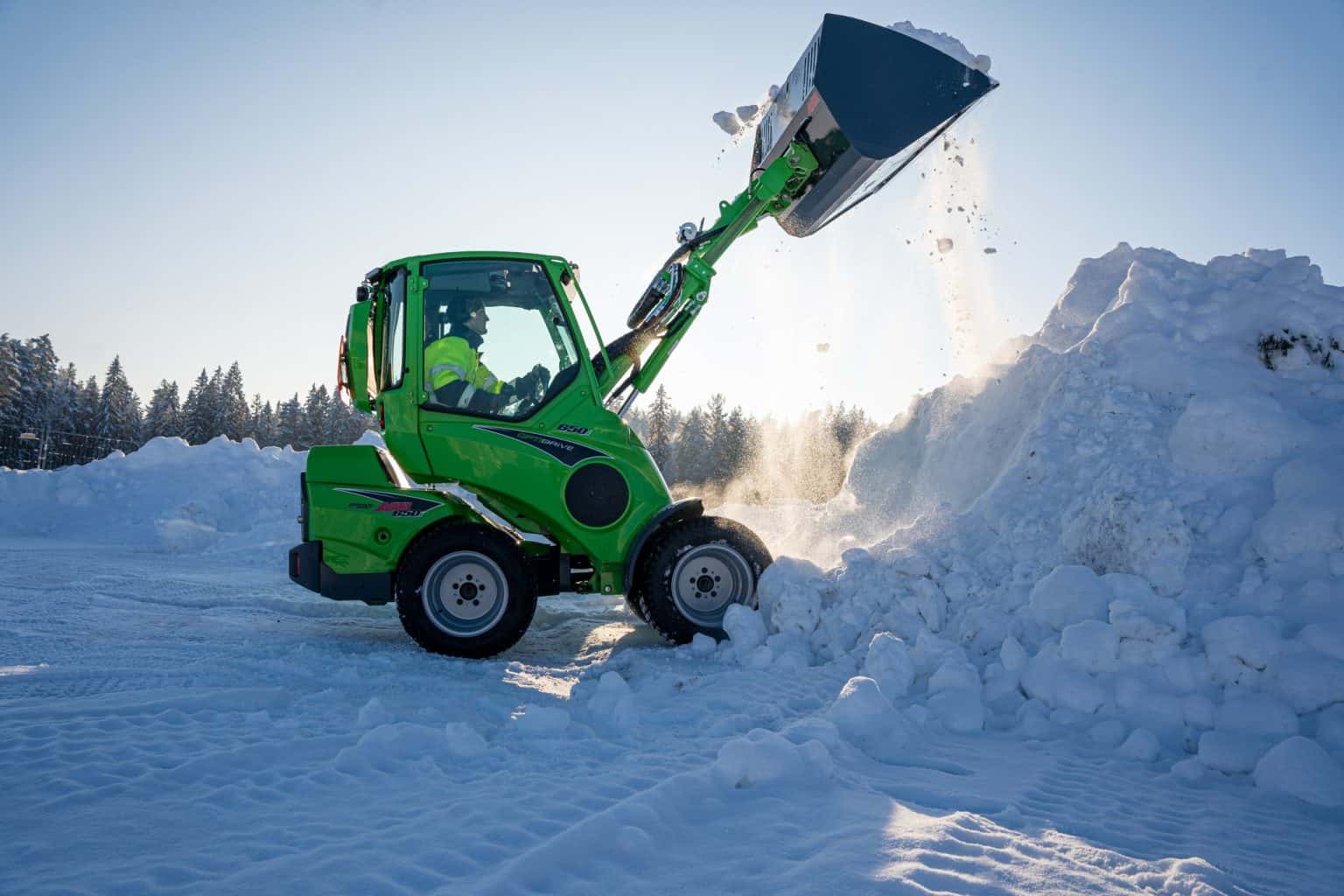 Avant Tecno introduces two new loader models in the popular 600 series ...