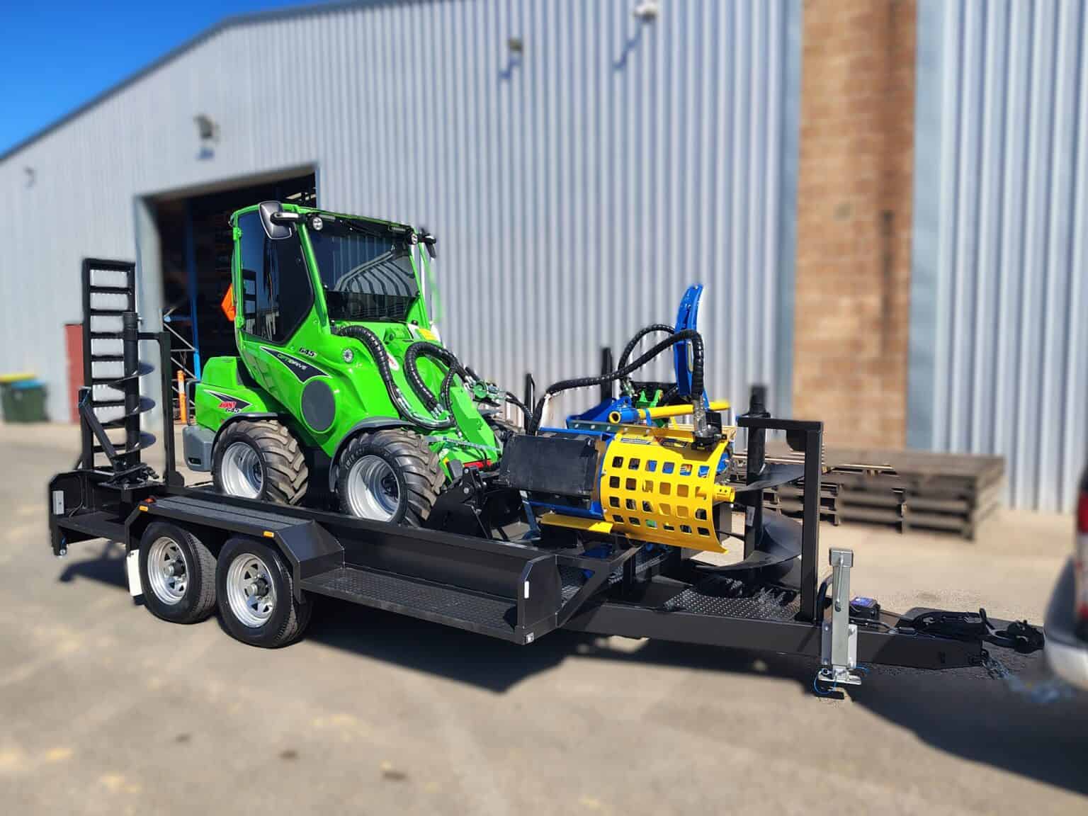 First Avant 645i Mini Loader Arrives in Australia! - Avant Equipment