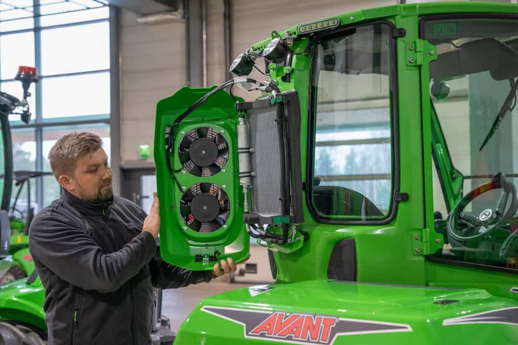 GT cab now available for Avant 755i & 760i loaders - Avant Equipment