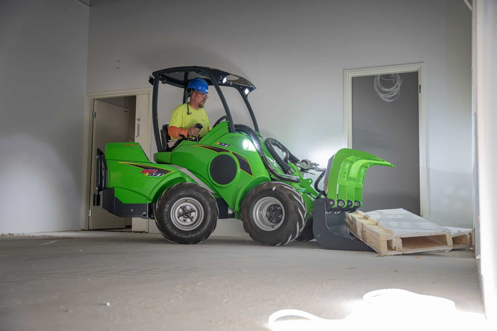 New Avant eSeries Loader Launch | Avant Equipment